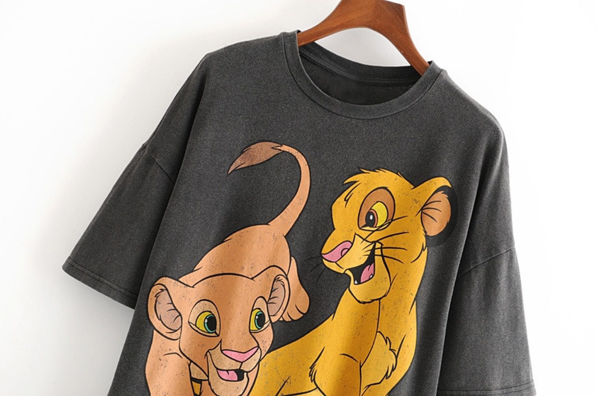 Camiseta de mujer con estampado de rey León - RegalosMonos
